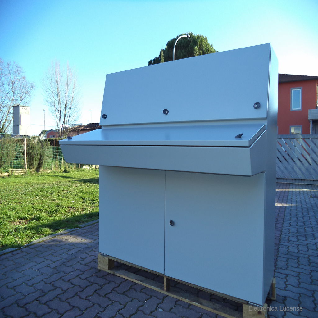 Elettronica Lucense ABB CM4165K CONSOLE WITH DISPLAY CABINETS INCLUDES ...