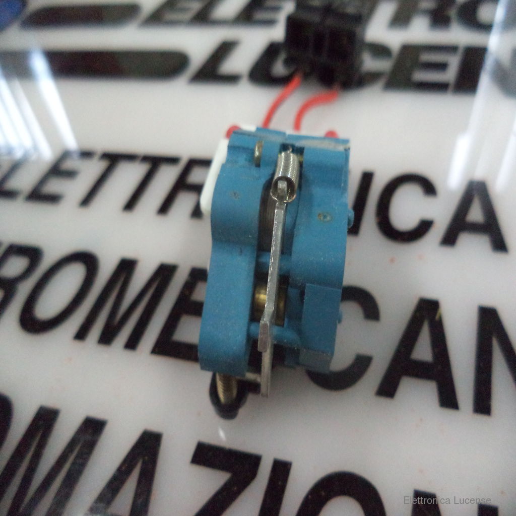 Elettronica Lucense MOELLER MO-NZM4-6 RELEASE MECHANISM FOR LOW VOLTAGE ...